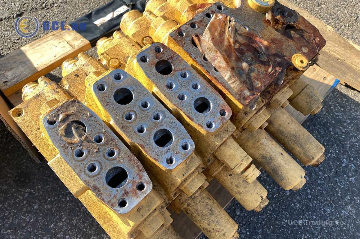 Control valve to suite D375A-6 Komatsu Dozer – uce.ae | UCE Trading Co.