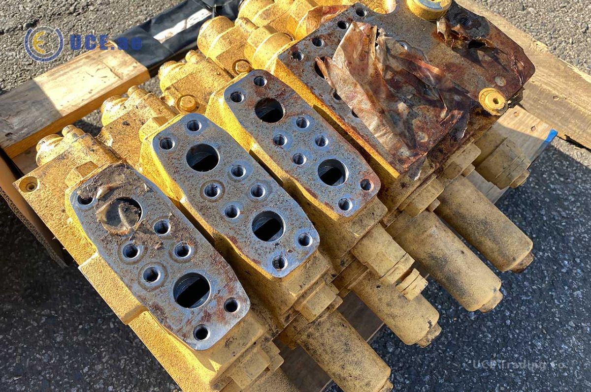 Control valve to suite D375A-6 Komatsu Dozer – uce.ae | UCE Trading Co.