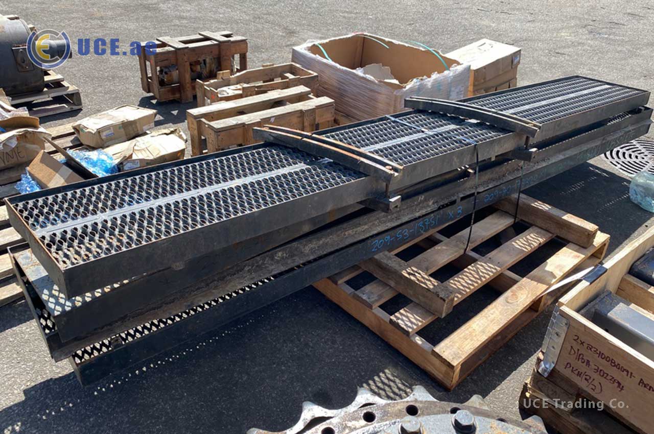 Walk Ways to Suits for PC800-7 Komatsu Excavator – uce.ae | UCE Trading Co.