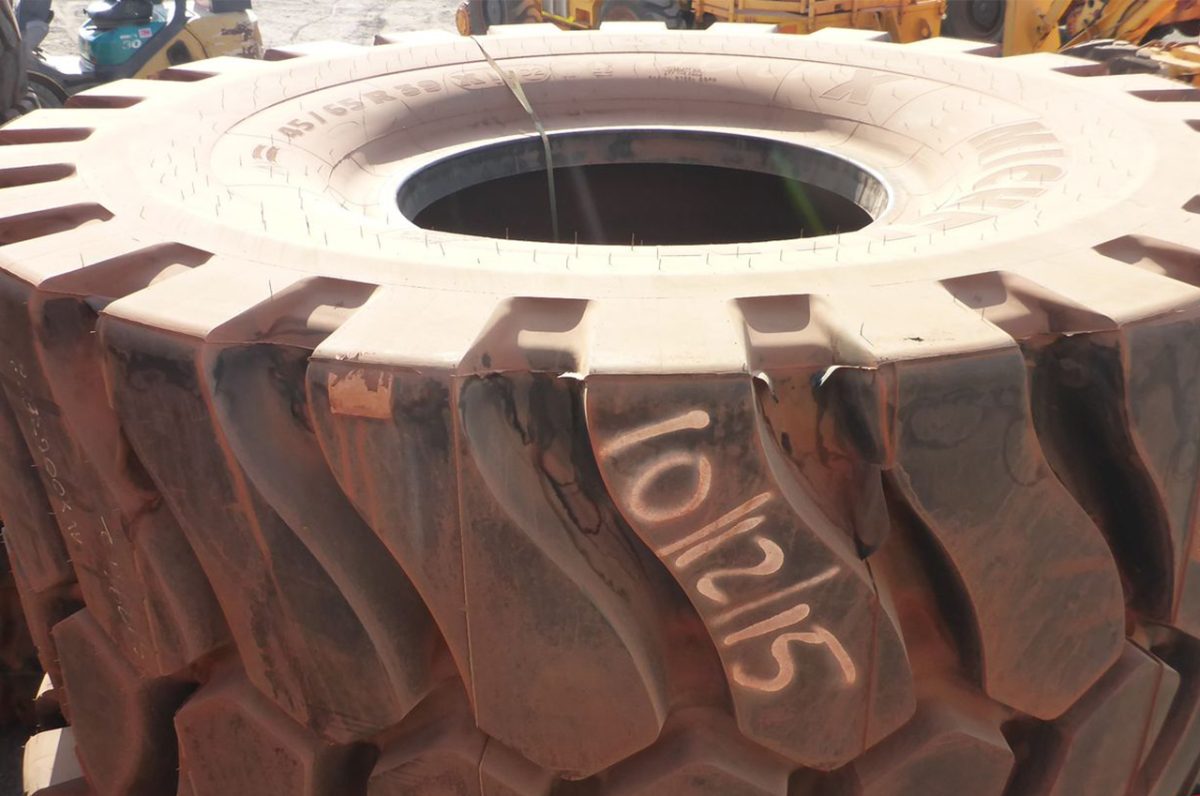 45/65R39 TIRE TO SUITS FOR WA700-3 KOMATSU – uce.ae | UCE Trading Co.